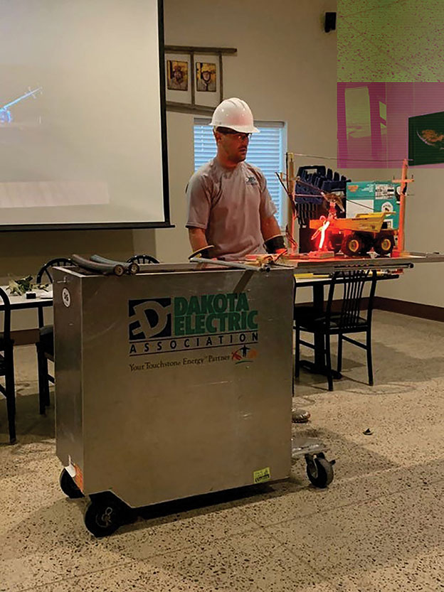 Powerline-Demo – Dakota Electric Association®