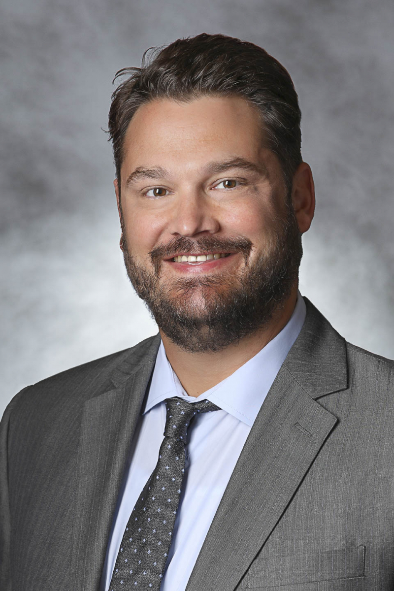 Aaron-Decker_0878 – Dakota Electric Association®